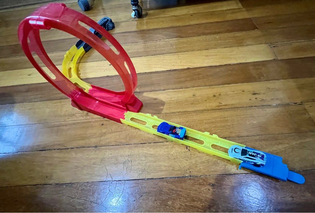 Race car with race loop track catapult plus 2 race cars, Hobbies & Toys ...