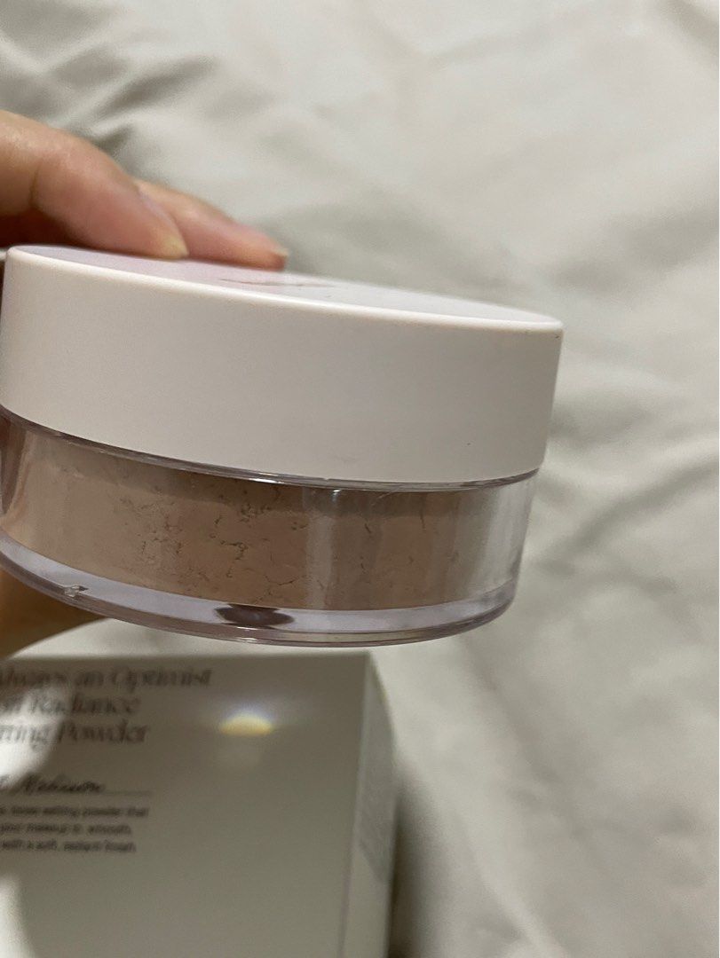 RARE BEAUTY loose powder, Beauty & Personal Care, Face, Makeup on Carousell