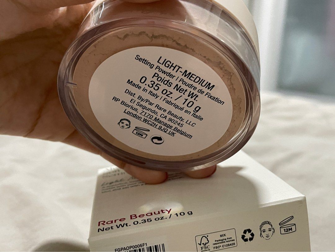 RARE BEAUTY loose powder, Beauty & Personal Care, Face, Makeup on Carousell