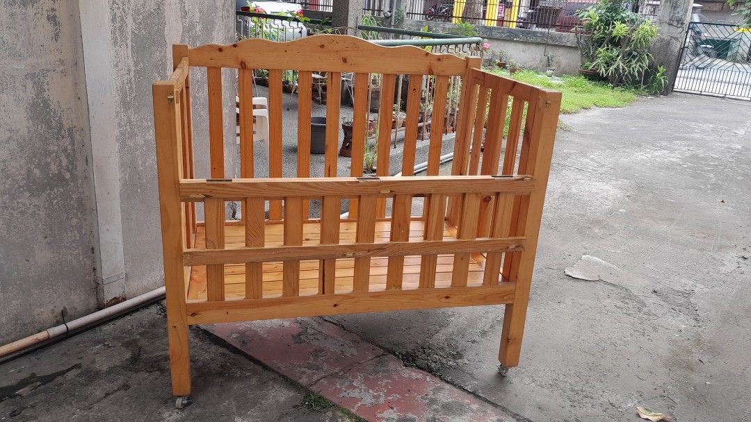 Rolling crib, Babies & Kids, Baby Nursery & Kids Furniture, Cots ...