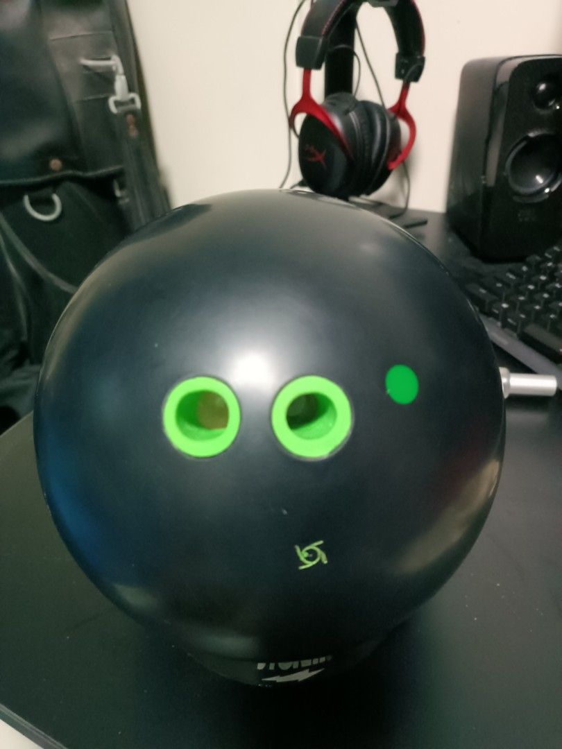 Storm pitch black Urethane, Sports Equipment, Sports & Games, Billiards ...