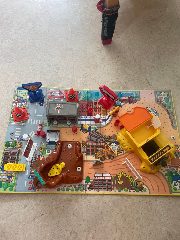 Tomica box set., Hobbies & Toys, Toys & Games on Carousell