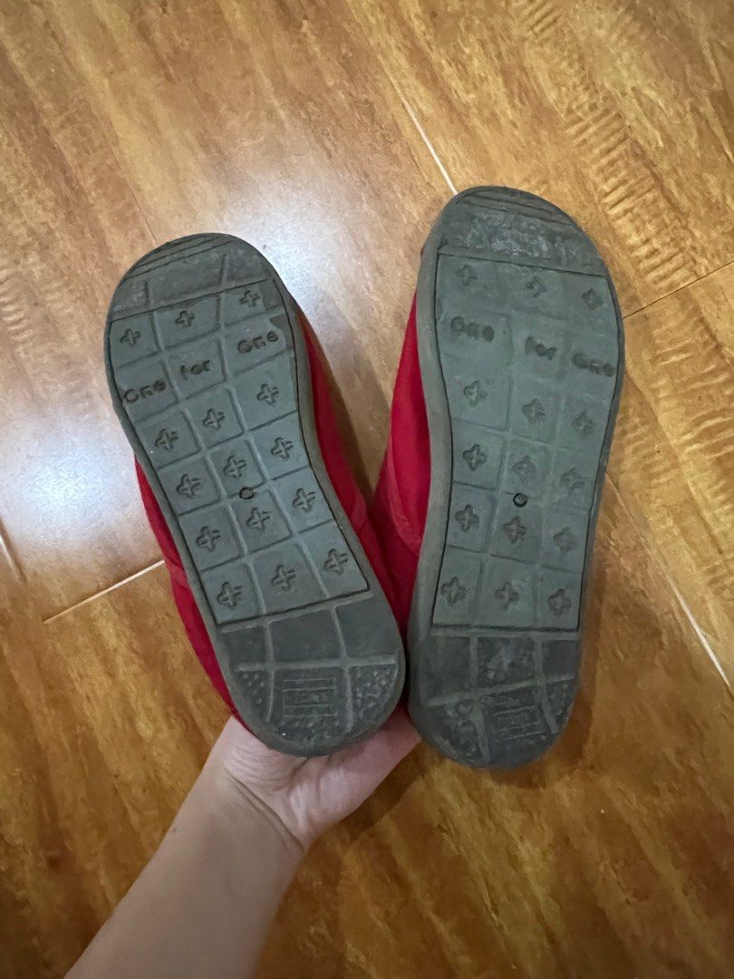 TOMS RED SHOES, Women's Fashion, Footwear, Sandals on Carousell