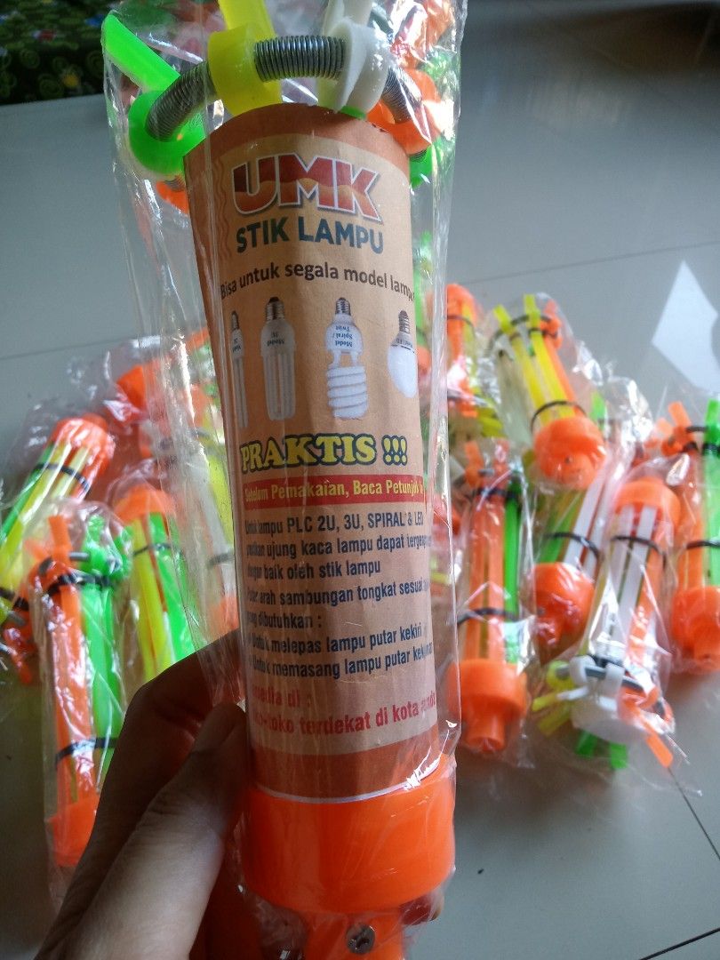 TONGKAT LAMPU STICK TONGKAT PEMASANG PENGGANTI LAMPU, Elektronik ...