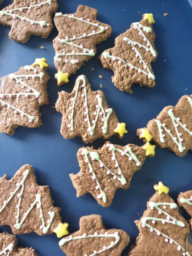 ugly gingerbread cookies!, Food & Drinks, Homemade Bakes on Carousell