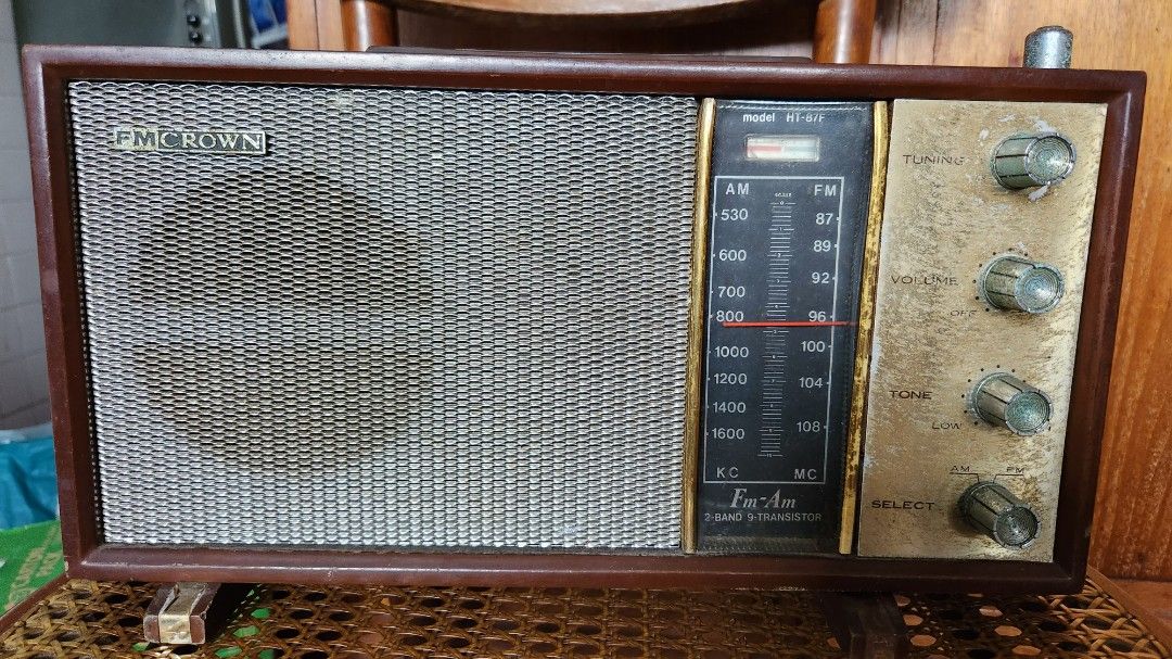 Vintage Crown Radio, Hobbies & Toys, Memorabilia & Collectibles ...