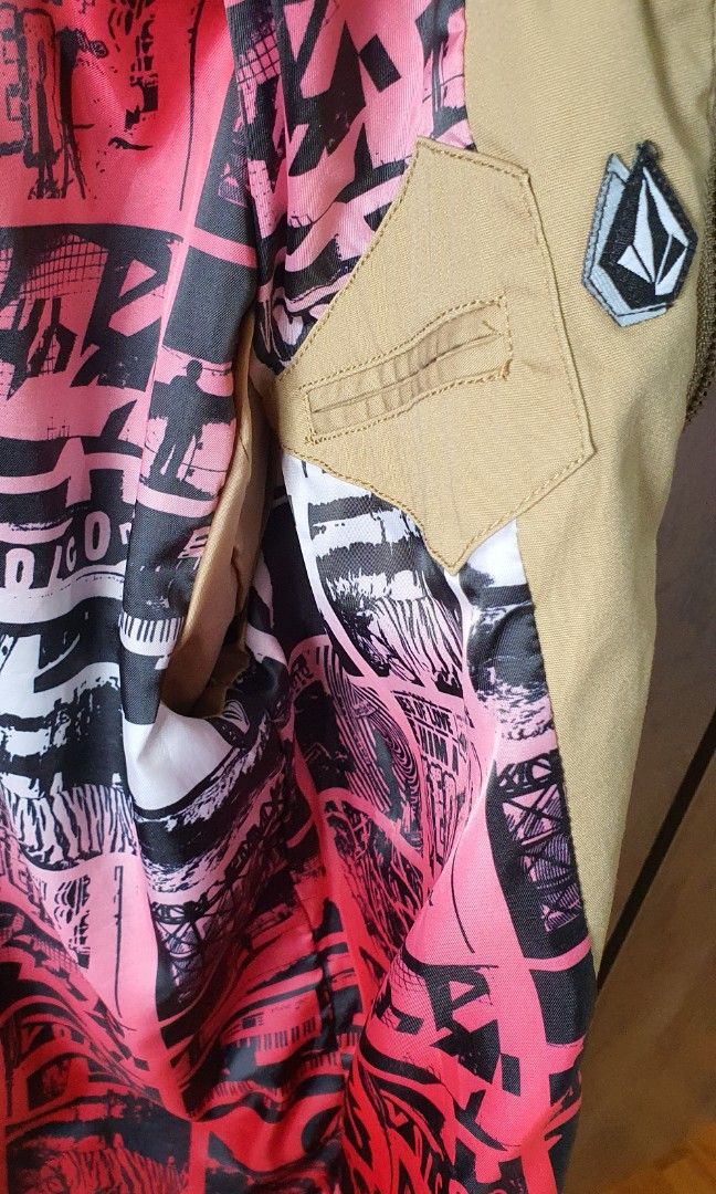 Vintage Volcom Jacket, Men's Fashion, Coats, Jackets and Outerwear on ...