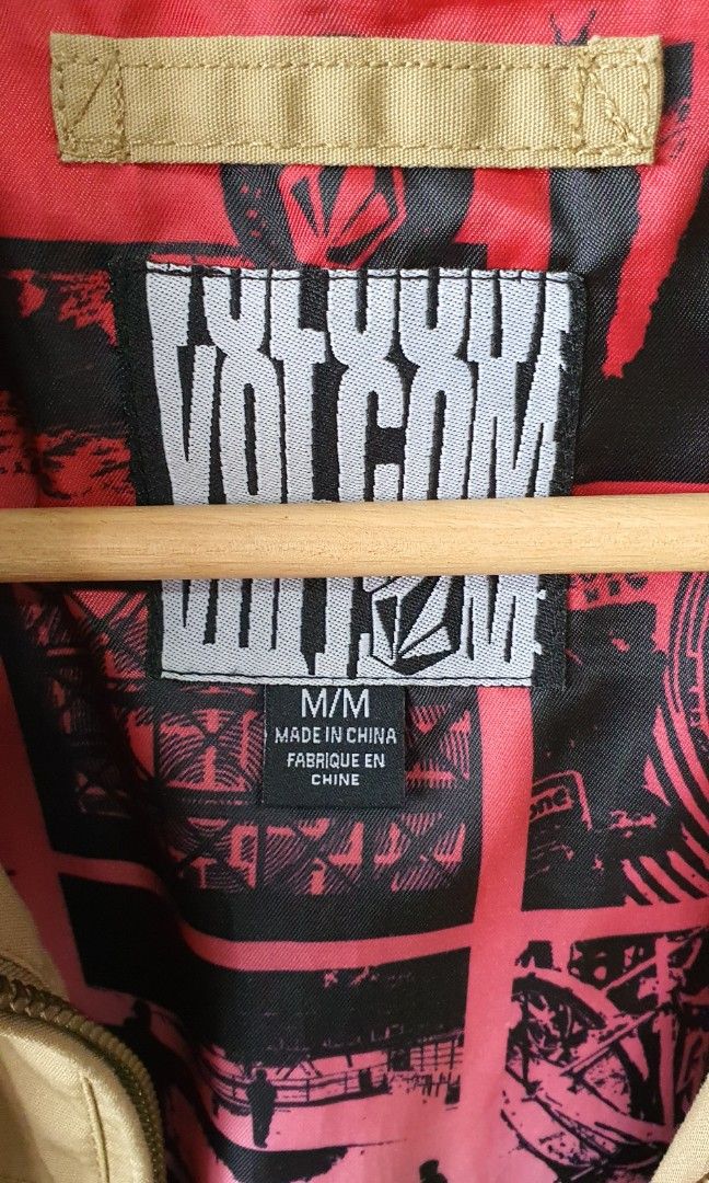 Vintage Volcom Jacket, Men's Fashion, Coats, Jackets and Outerwear on ...
