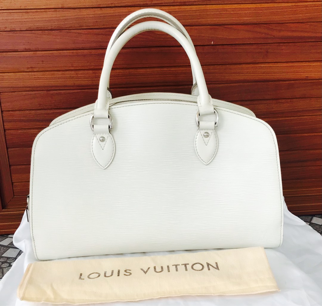 LV Pont Neuf PM Epi Ivory Leather Bag, Luxury, Bags & Wallets on Carousell