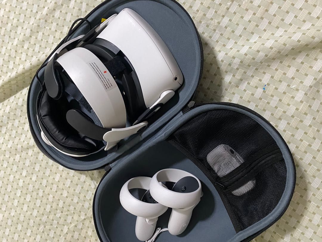 1 month old - Oculus Meta Quest 2 VR, Video Gaming, Video Game Consoles ...