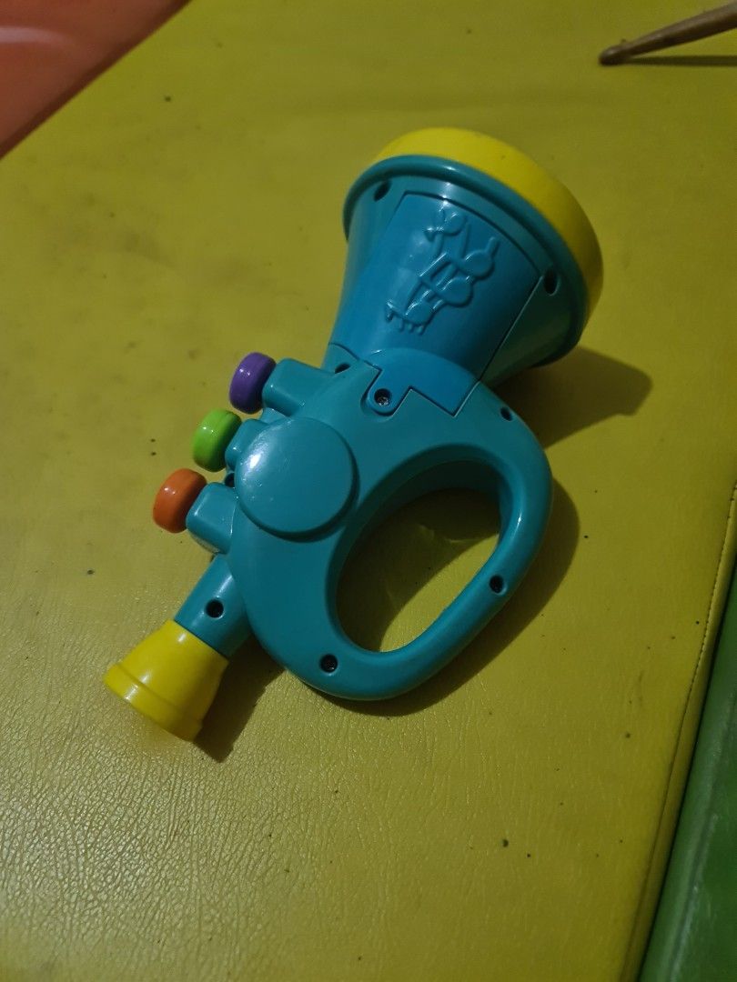 Barney Trumpet Musical, Bayi & Anak, Mainan & Baby Walker di Carousell