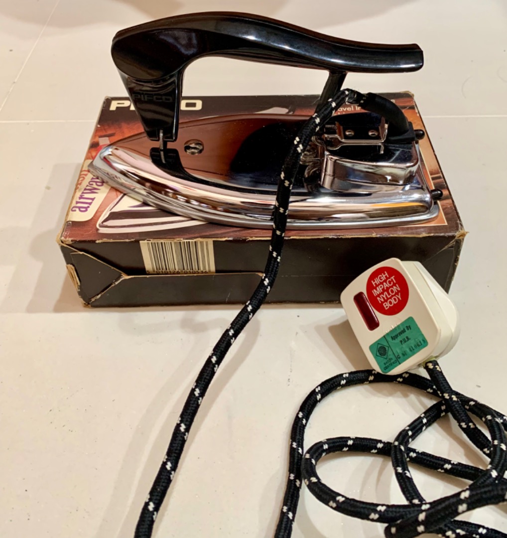 Vintage PIFCO Travel Iron foldable handle from England in good working ...