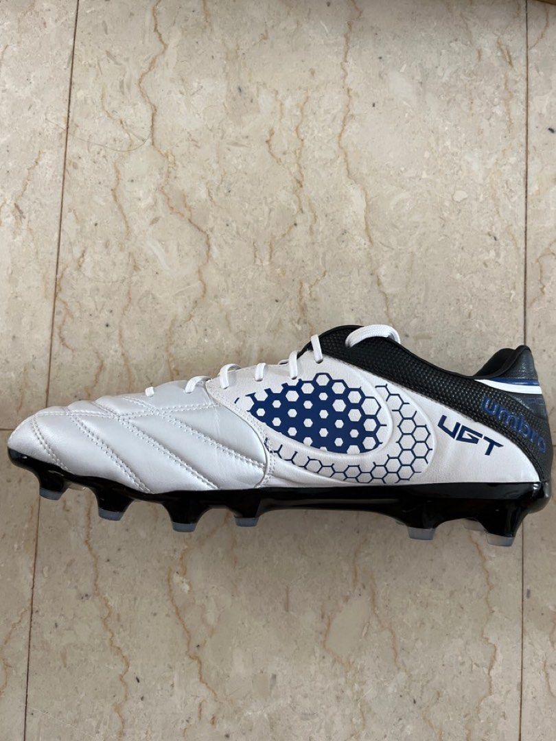 **Japan Exclusive Model** Brand New Umbro Accerator KTS Wide HG, Sports Equipment, Sports ...