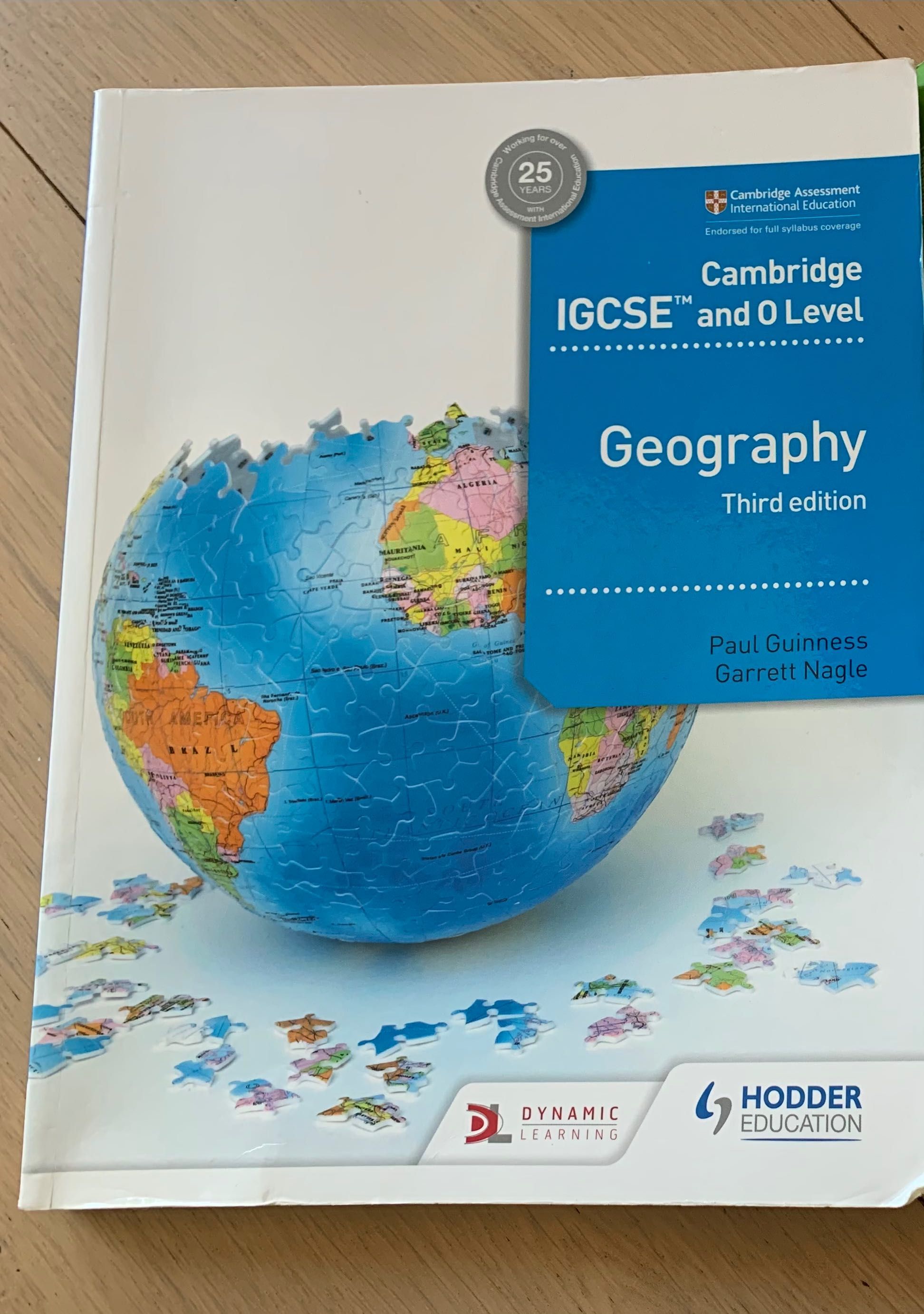 Cambridge IGCSE and O Level Geography textbook 3rd edition Hodder education, 興趣及遊戲, 書本 & 文具, 教科書 ...