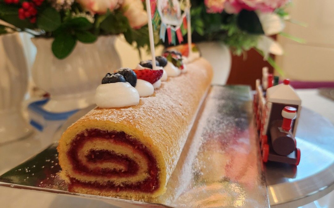 Classic Roulade Cake (Using French Recipe), Food & Drinks, Homemade ...