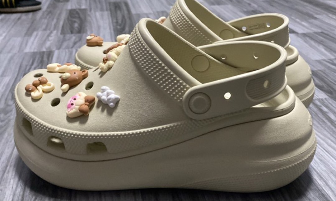 Crocs Crush Clog in Bone, Women's Fashion, Footwear, Wedges on Carousell