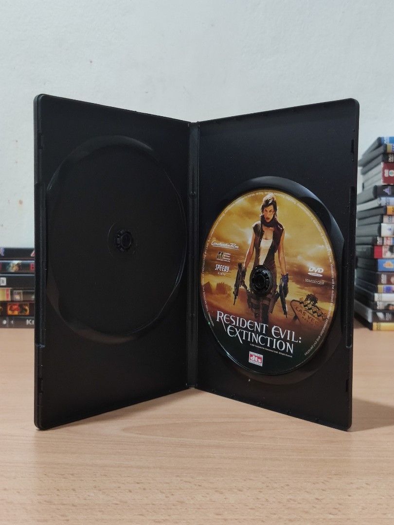 (DVD) Resident Evil: Extinction, Hobbies & Toys, Music & Media, CDs ...