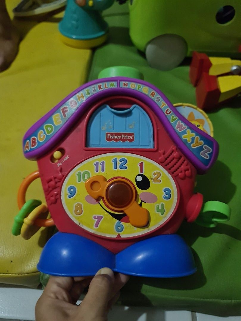 Fisher Price Baby Laugh & Learn Peek A Boo Cuckoo Clock, Toys ...