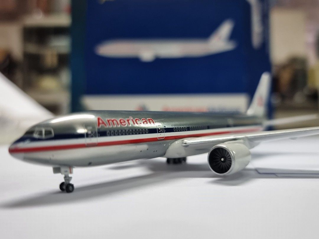 Gemini Jets American Airlines B777-200ER 1:400 scale Diecast Airplane ...