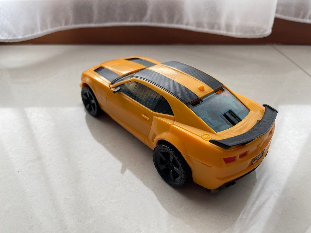 Hasbro Transformer Bumblebee Leader Class, Dark of the Moon, Hobbies ...
