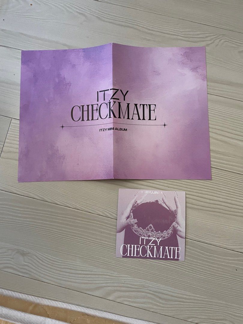 ITZY CHECKMATE RYUJIN POSTER AND SHINE PHOTOCARD, 興趣及遊戲, 收藏品及紀念品, 韓流 ...
