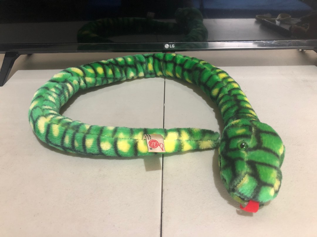 Keel Toys 39” Green Snake Plush, Hobbies & Toys, Toys & Games on Carousell
