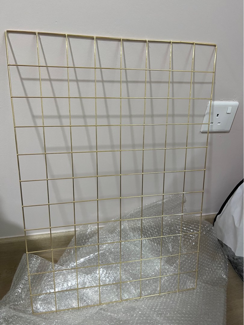 Metal Grid Photo Wall Wire Mesh Board, Furniture & Home Living, Home ...