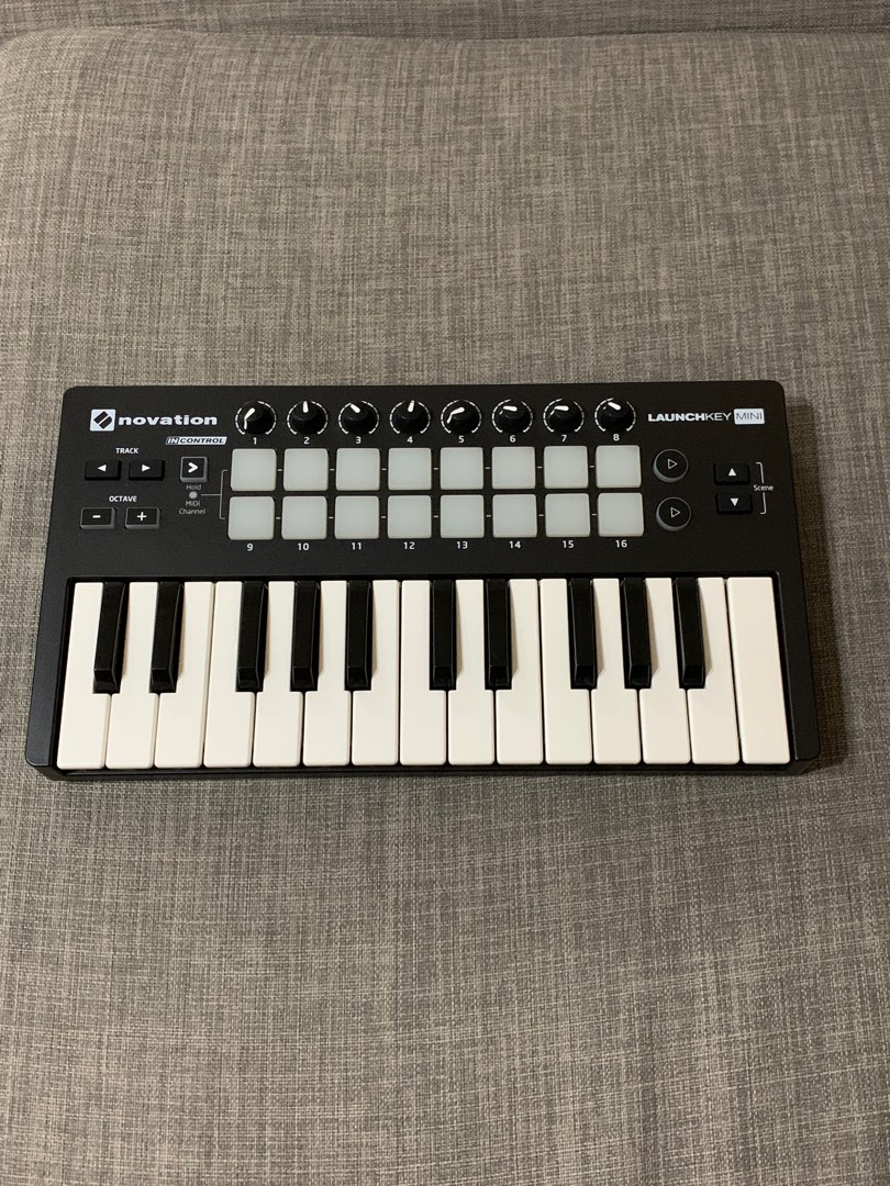 Novation Launchkey Mini Mk2, Hobbies & Toys, Music & Media, Musical ...