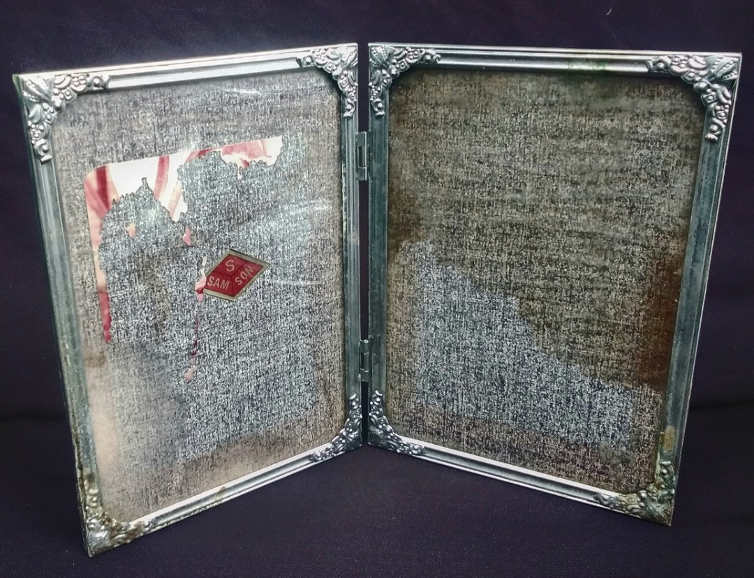 Old photo frame, Hobbies & Toys, Collectibles & Memorabilia, Vintage ...
