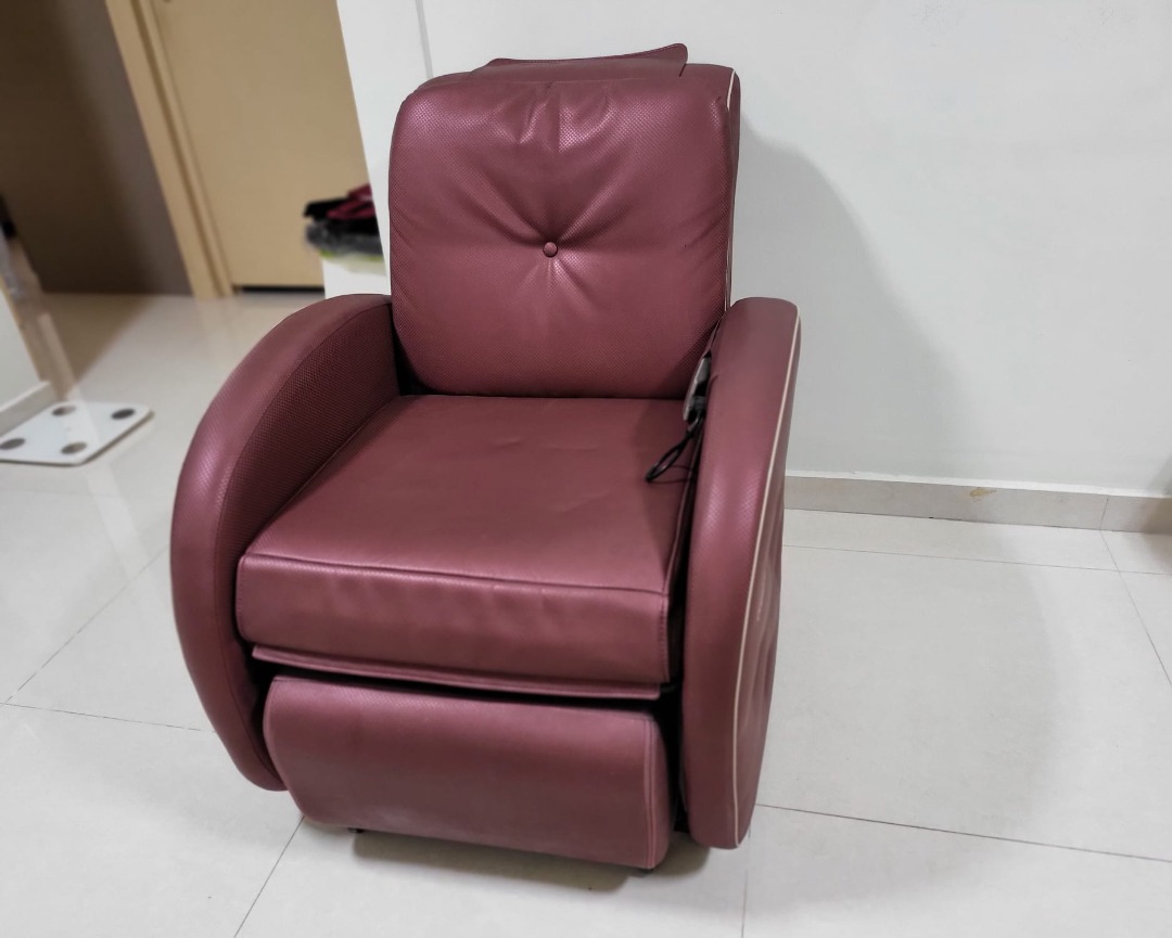 OSIM uDiva Massage Sofa/ Chair, Furniture & Home Living, Furniture ...
