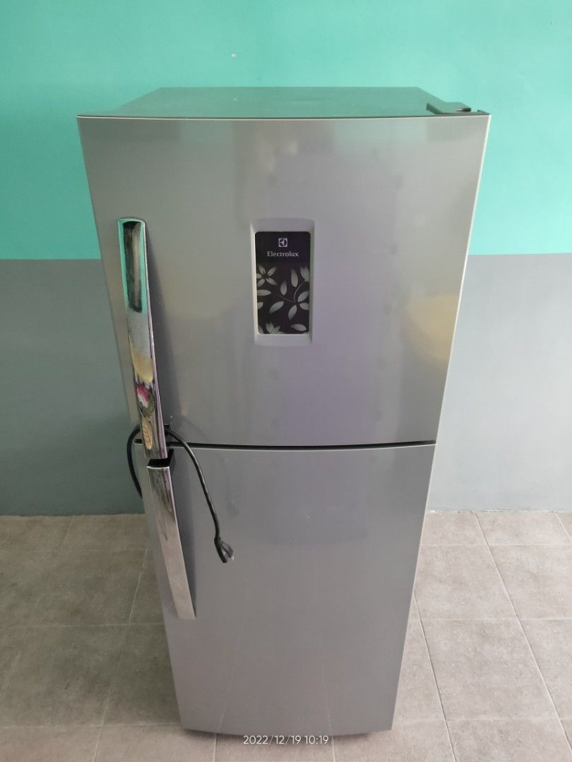 RUSH AND NEGOTIABLE Electrolux Frost-Free Refrigerator-Freezer (8.0 cu. ft), TV & Home ...