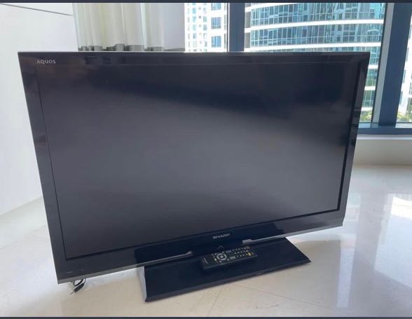 Sharp Aquos 32 inch TV, TV & Home Appliances, TV & Entertainment, TV on ...