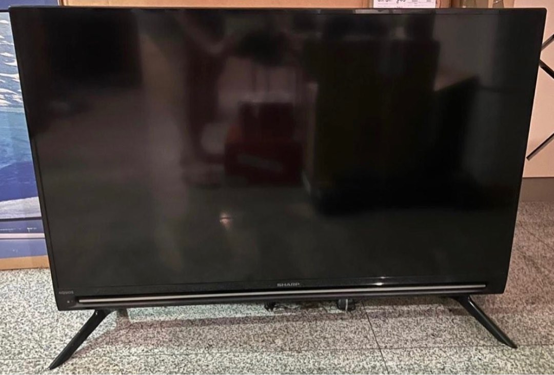 Sharp Aquos LED 40 inch TV, TV & Home Appliances, TV & Entertainment, TV on Carousell