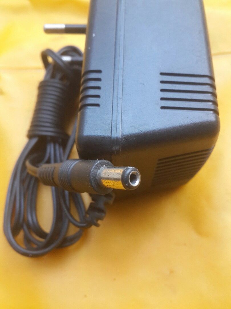 Shure PS20E Adapter 12 Volt, Elektronik, Audio di Carousell