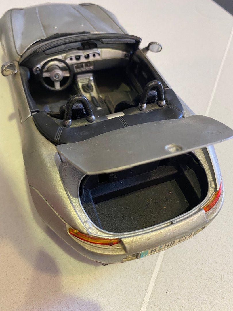 Silver BMW Z8 1:18 Car Model Maisto, Hobbies & Toys, Memorabilia ...