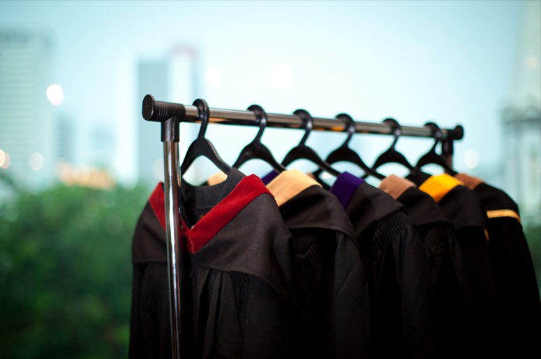 SMU Law Graduation Gown, Women's Fashion, Coats, Jackets and Outerwear ...