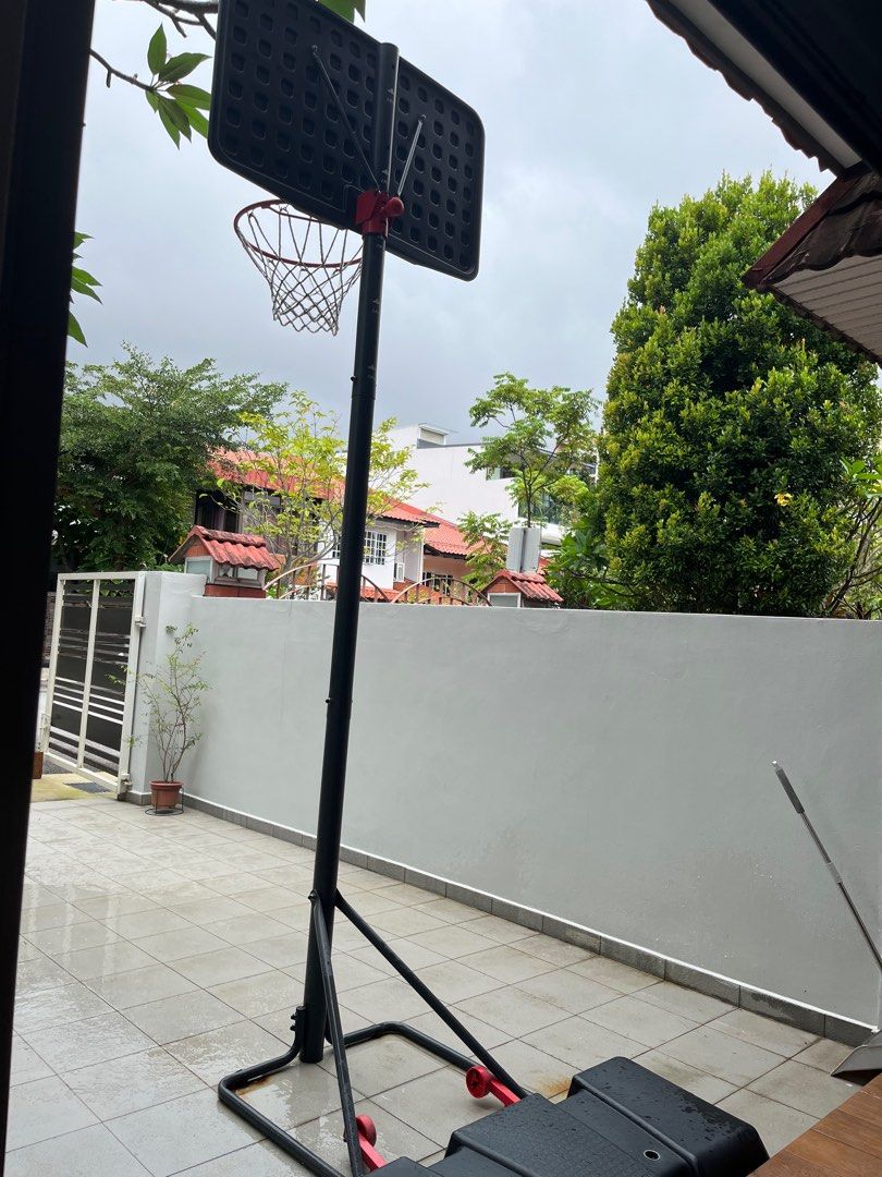 Tarmak Basketball Hoop, Sports Equipment, Sports & Games, Racket & Ball ...