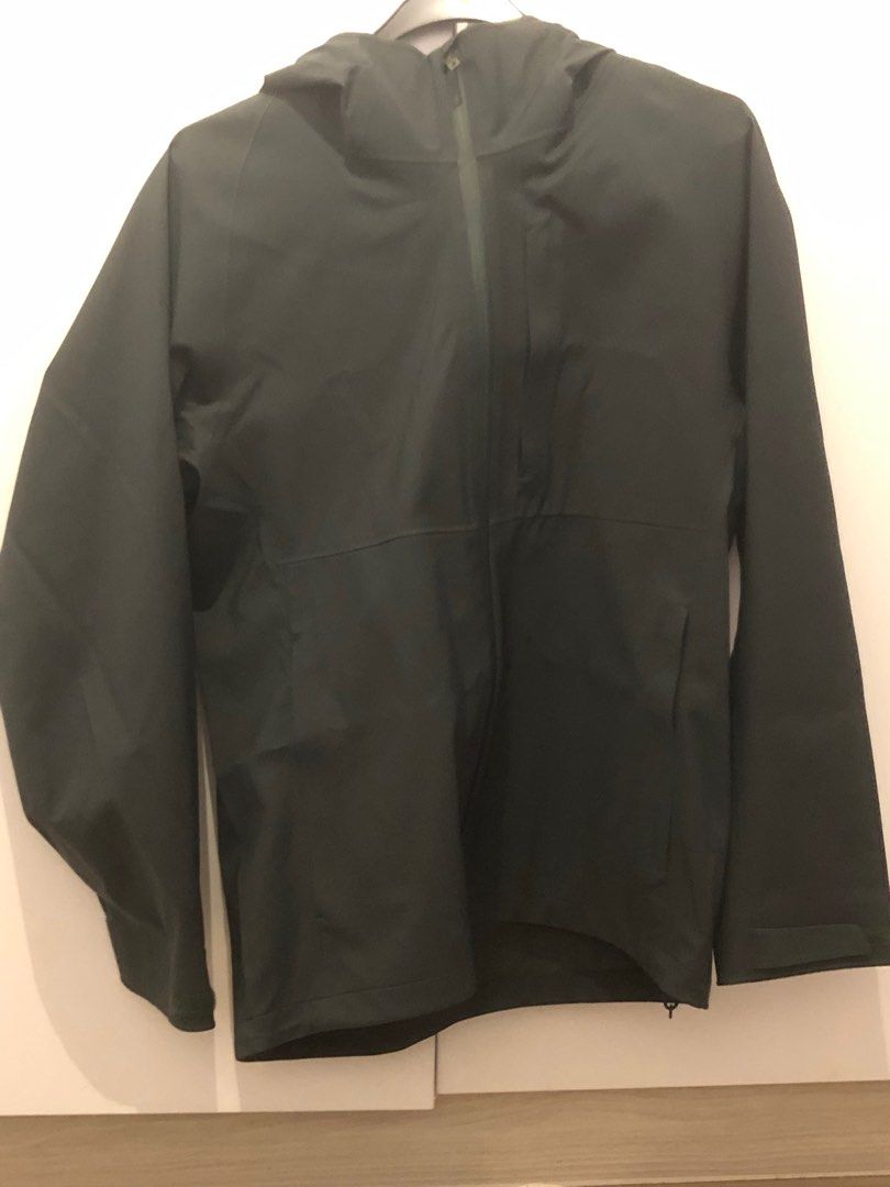 Uniqlo block tech parka, Men's Fashion, Coats, Jackets and Outerwear on ...