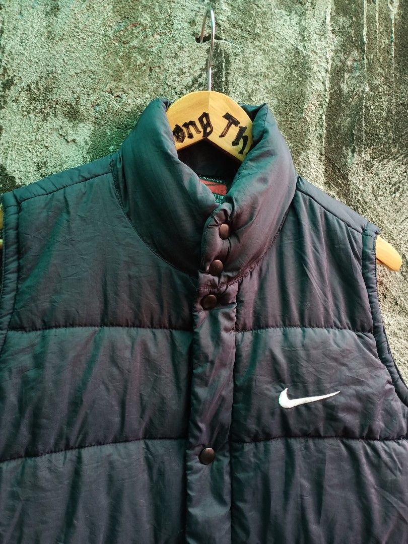 Vintage Nike Puffer Vest, Men's Fashion, Activewear on Carousell