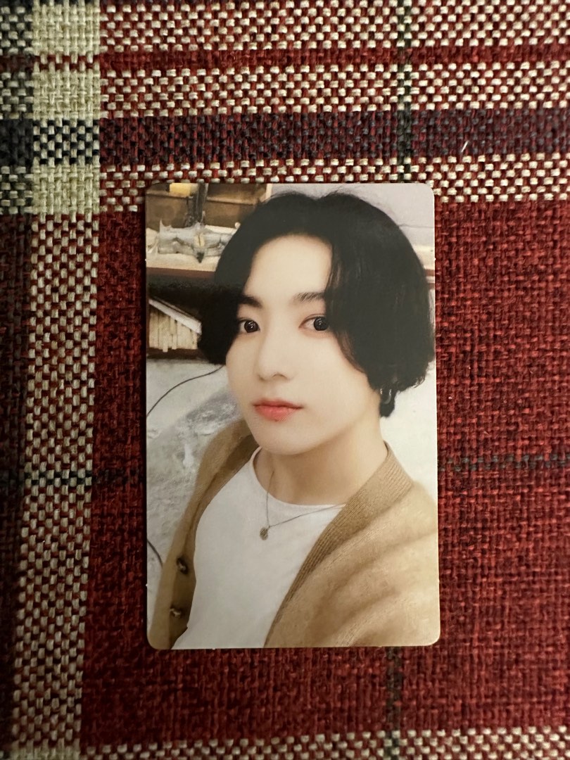 WTS BTS Jungkook Speak Yourself Final DVD Photocard, Hobbies & Toys, Memorabilia & Collectibles ...