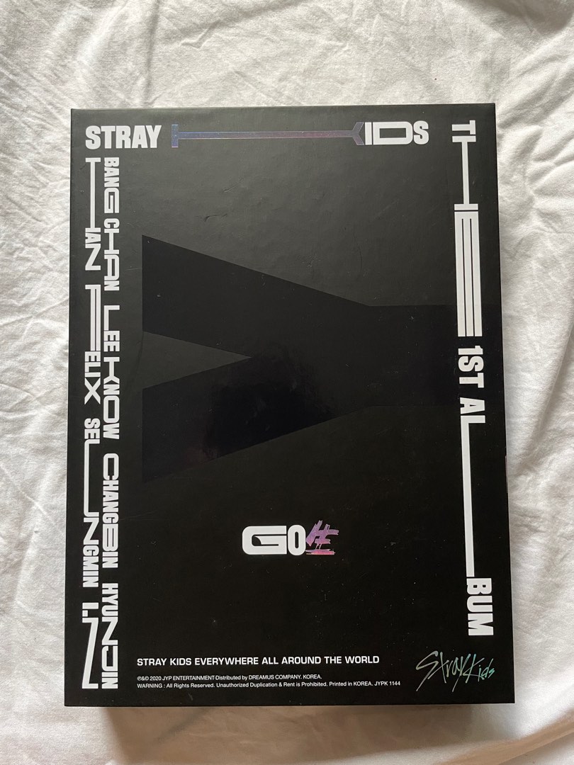 (wts) stray kids go live album, Hobbies & Toys, Memorabilia ...