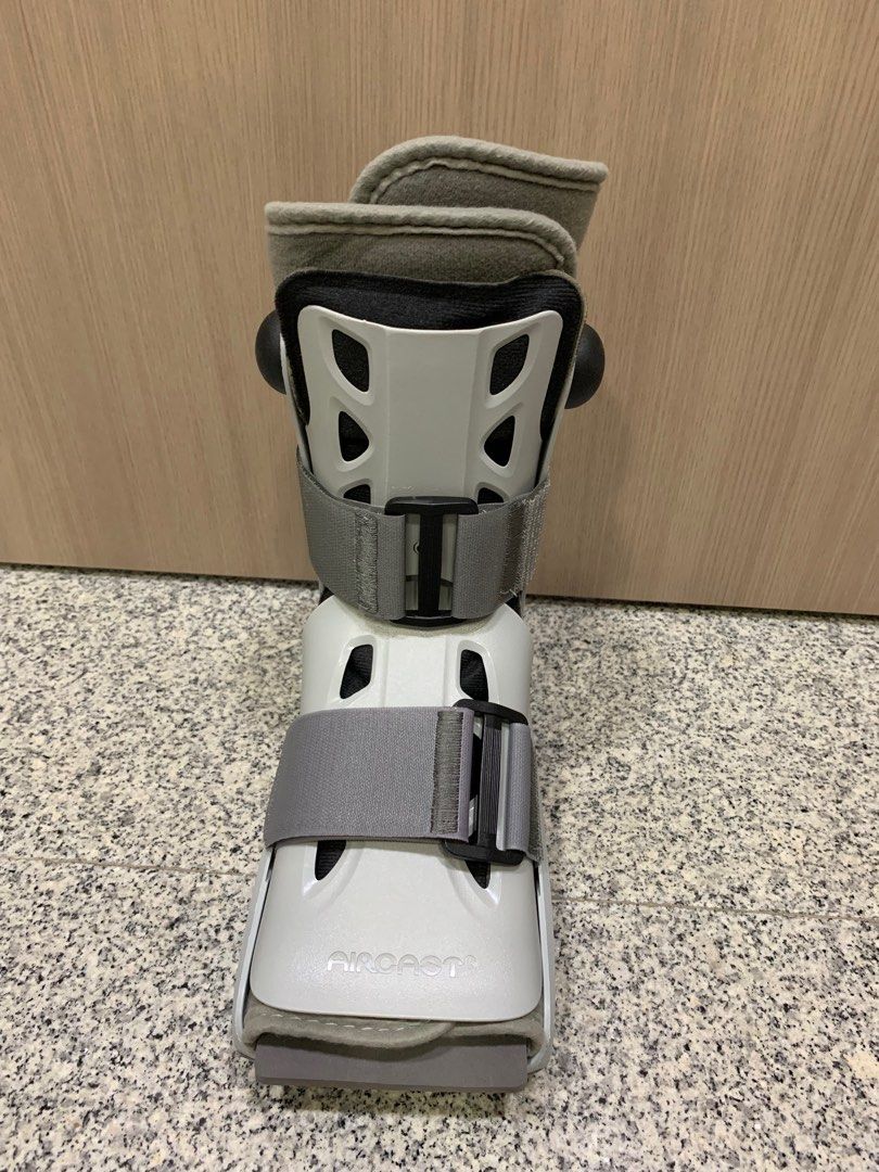 Aircast boot - short & long, Health & Nutrition, Assistive ...