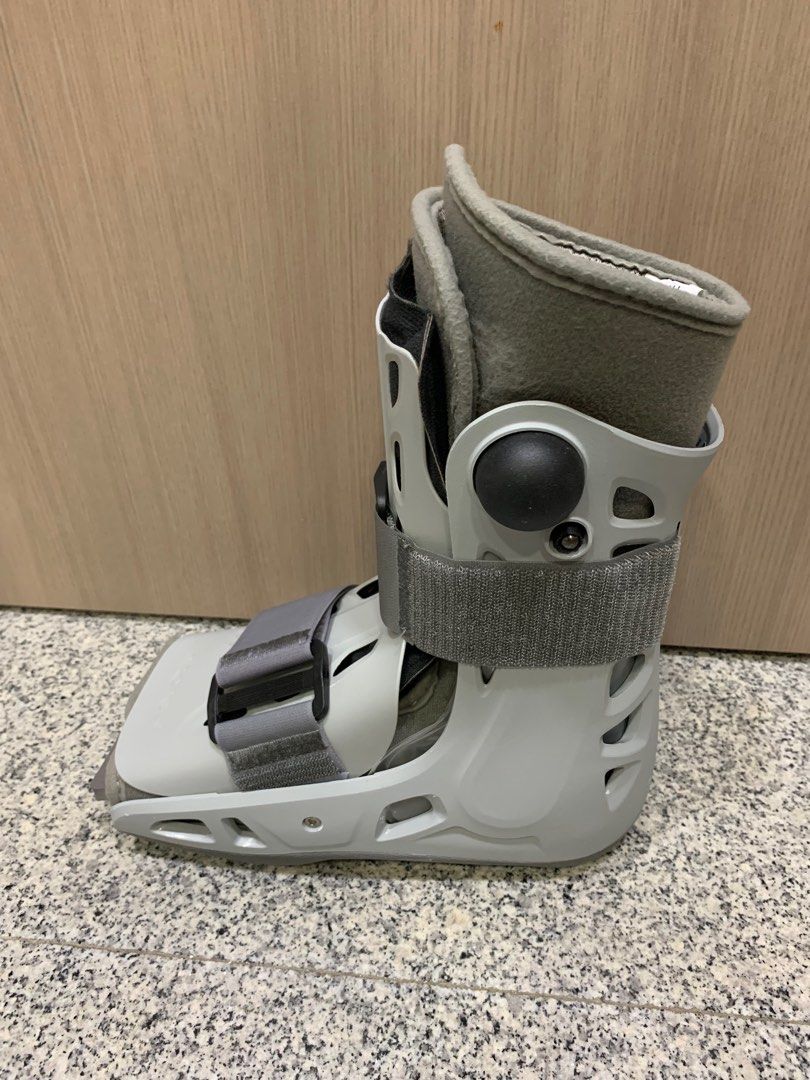 Aircast boot - short & long, Health & Nutrition, Assistive ...