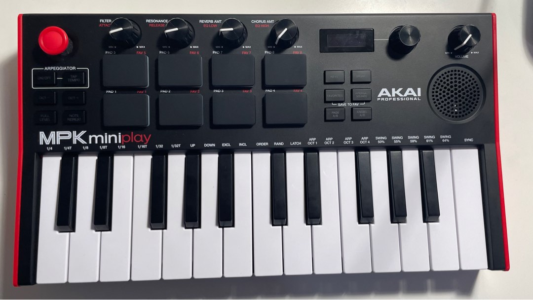 AKAI MPK Mini Play (MKIII) with Carrying Case, Hobbies & Toys, Music ...