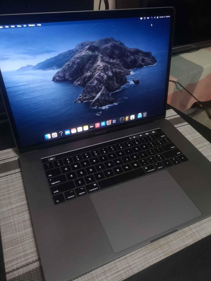 Apple MacBook Pro (15-inch) Touch bar i7 16gb 512gb SSD, Computers ...