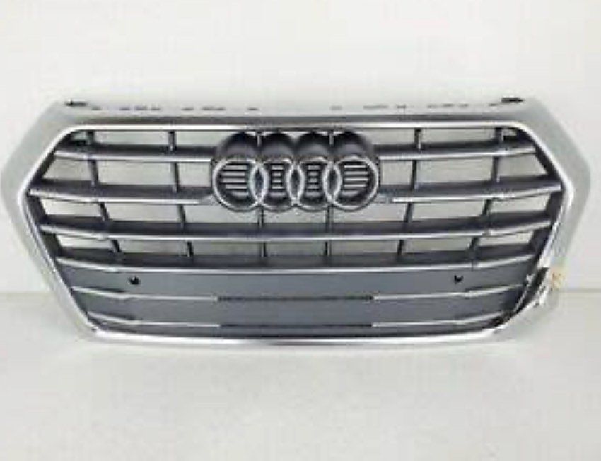 Audi Q5 original front grill, Car Accessories, Accessories on Carousell