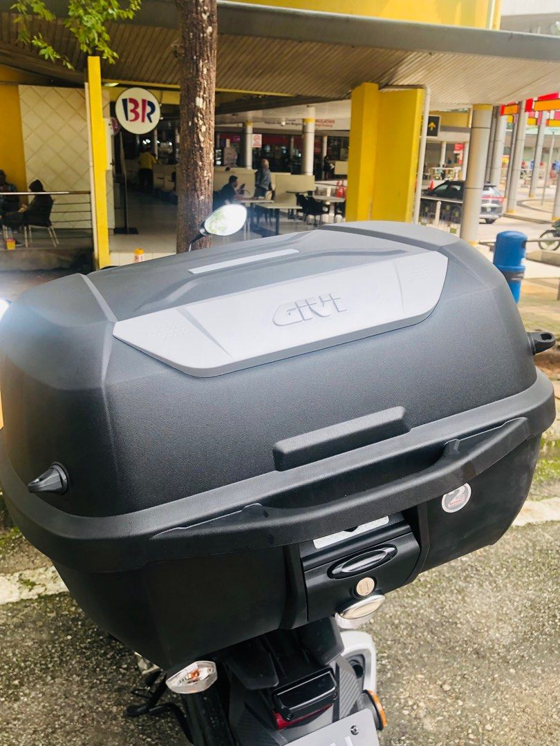 box Givi 43ltr, Auto Accessories on Carousell