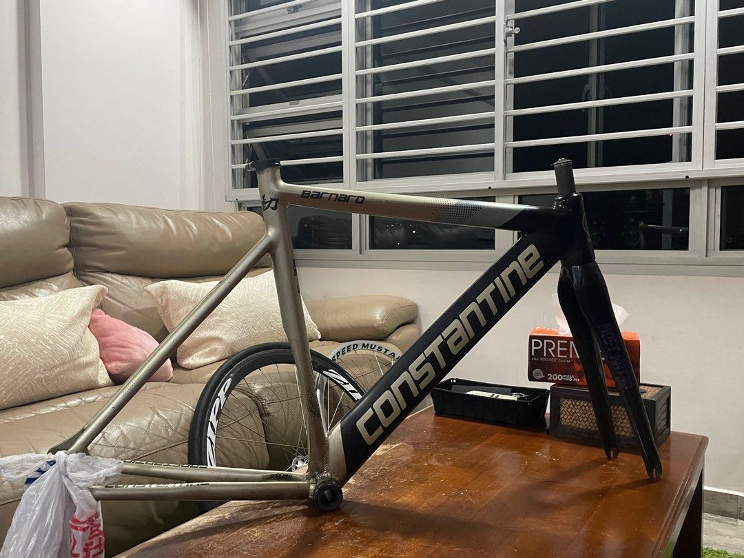 Constantine Barnard track / fixie frameset Black Gold, Sports Equipment ...