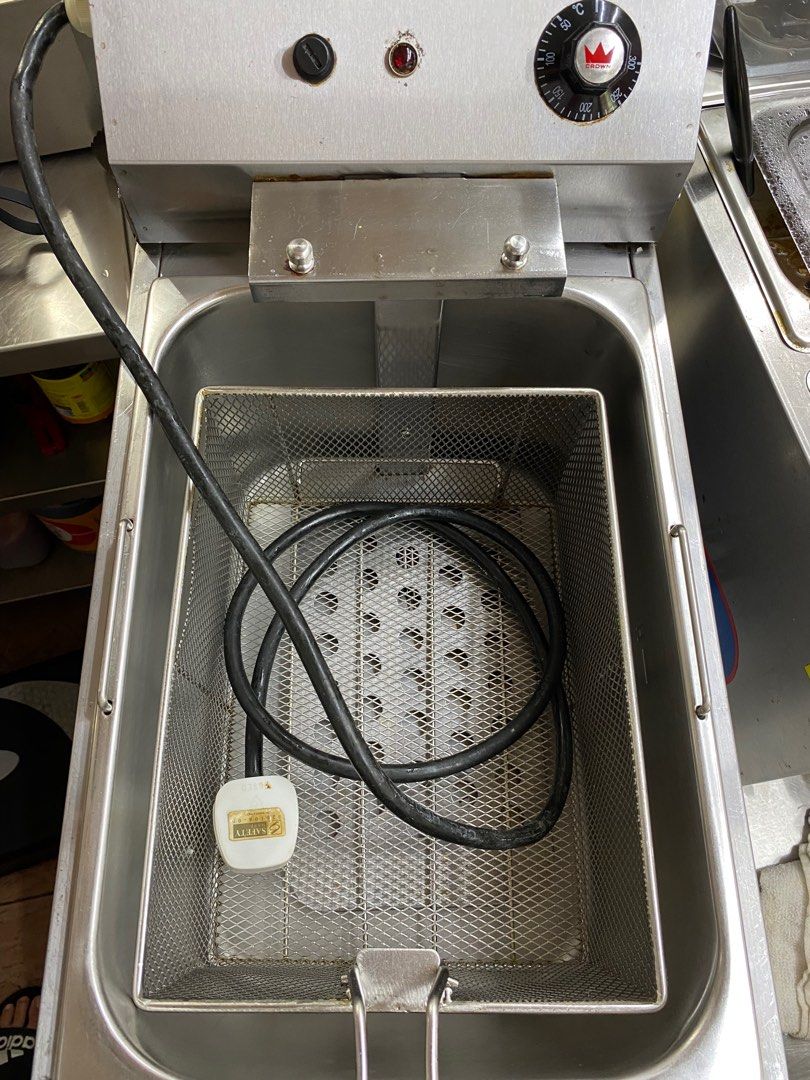 Crown deep fryer, TV & Home Appliances, Kitchen Appliances, Fryers on ...