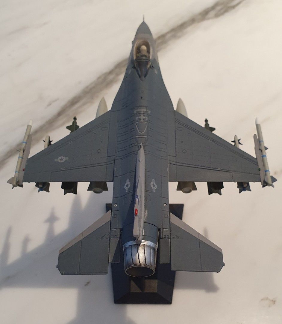 Dragon Models 1:72 Warbirds 50037 Lockheed F-16C Fighting Falcon ...